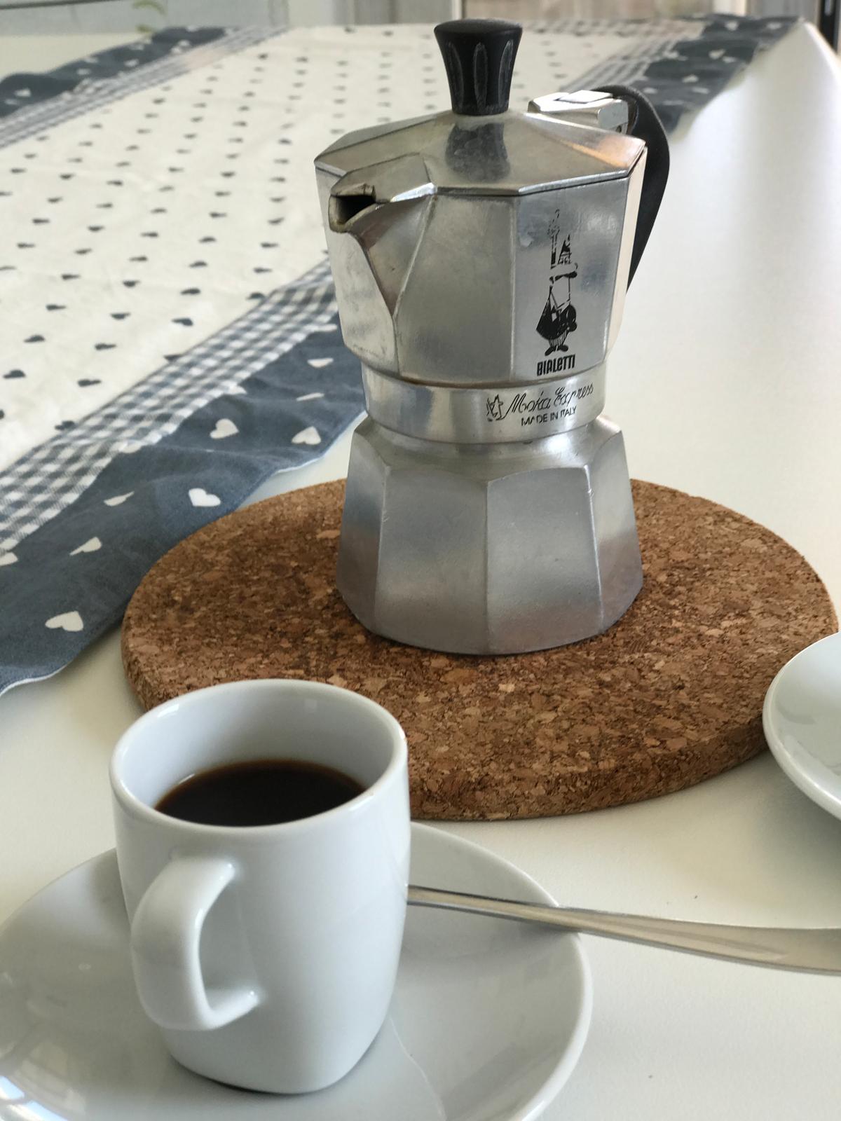 Più di una caffettiera: la storia della Moka Bialetti, tra genio ...
